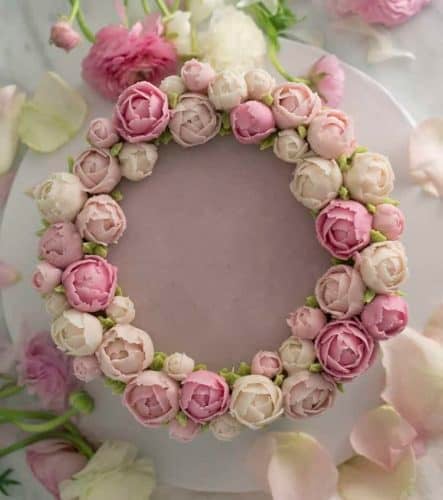How to Make Buttercream Flowers - Preppy Kitchen