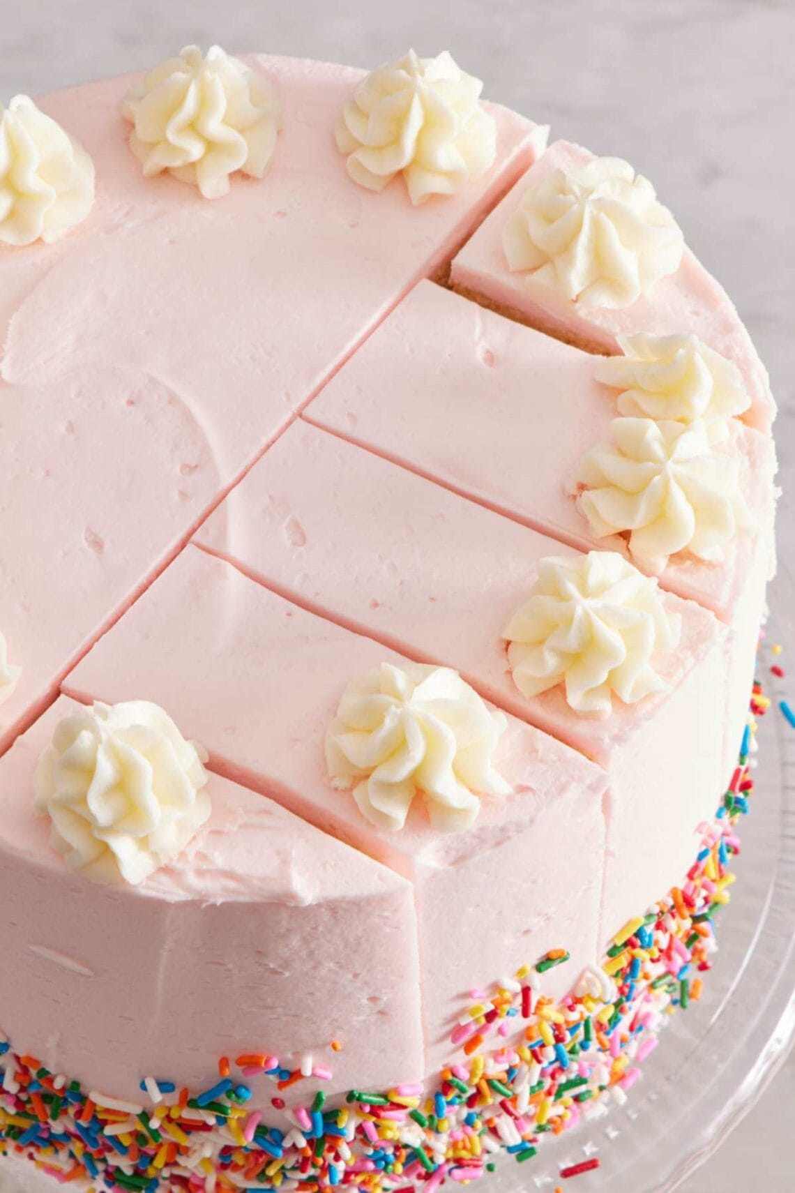How To Cut A Round Cake - Preppy Kitchen