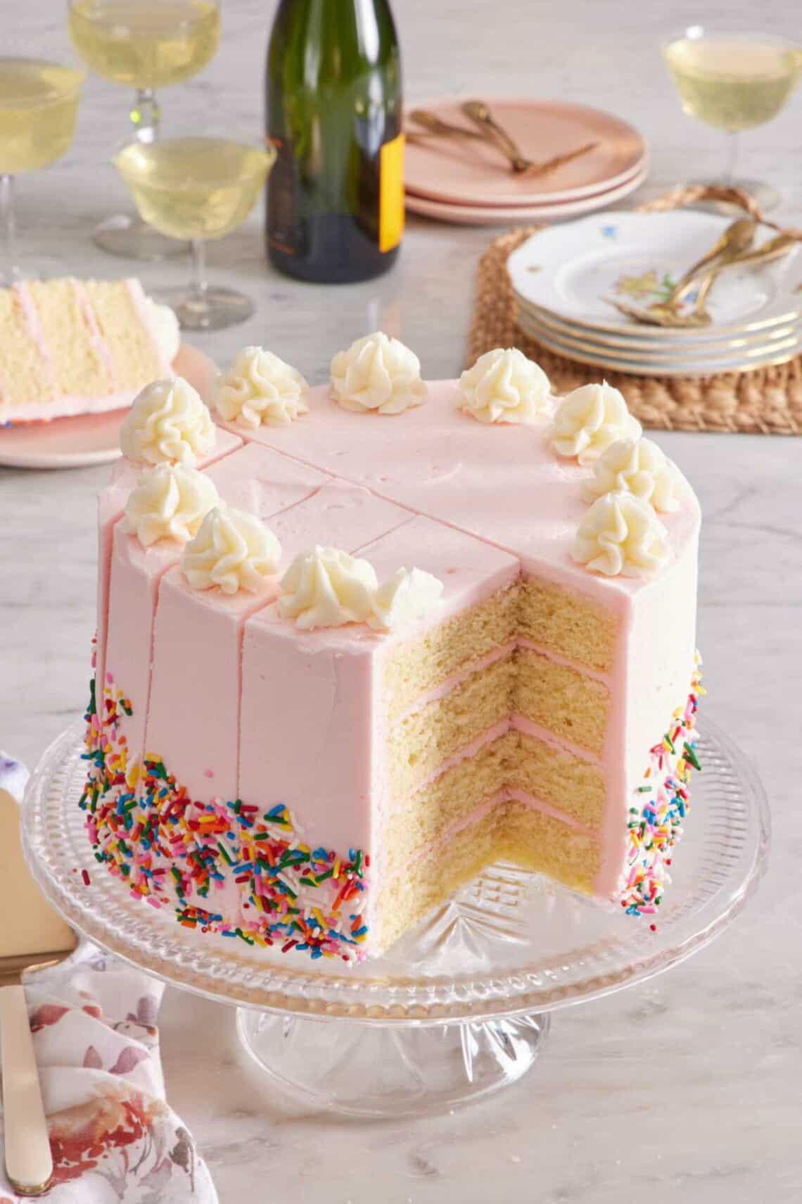 How To Cut A Round Cake - Preppy Kitchen